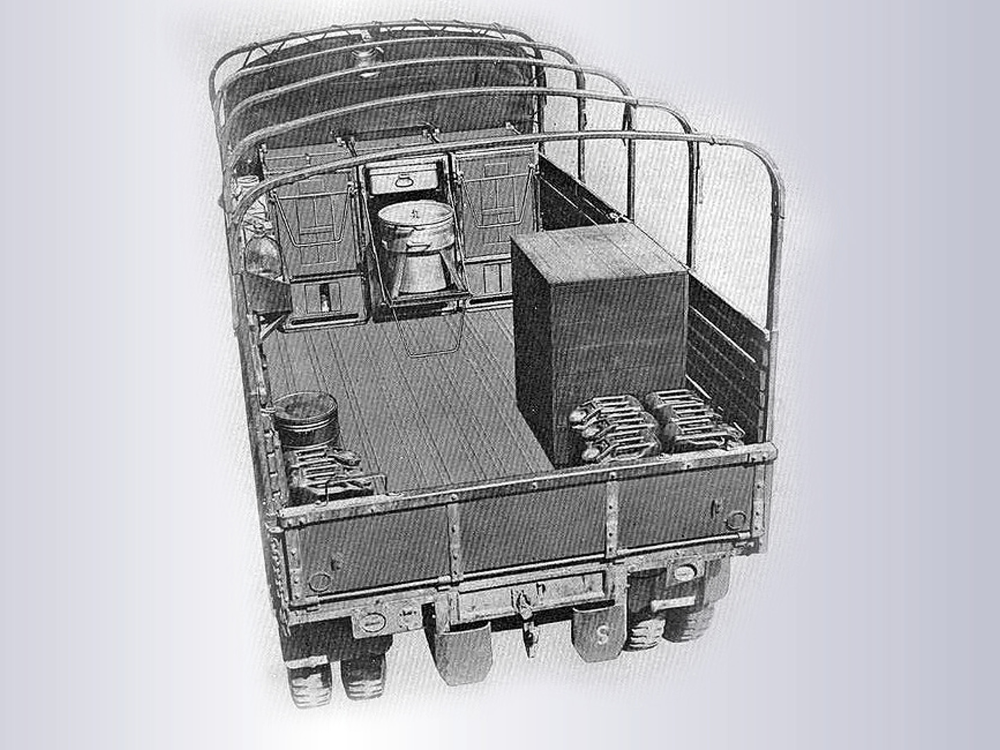 ICM 1/35 WWII US Army Kitchen Truck - Harrastekauppa Hobbylinna